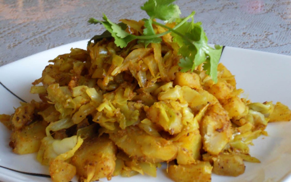 Patta Gobhi Aloo (Cabbage & Potatoes) - EZPZ Cooking