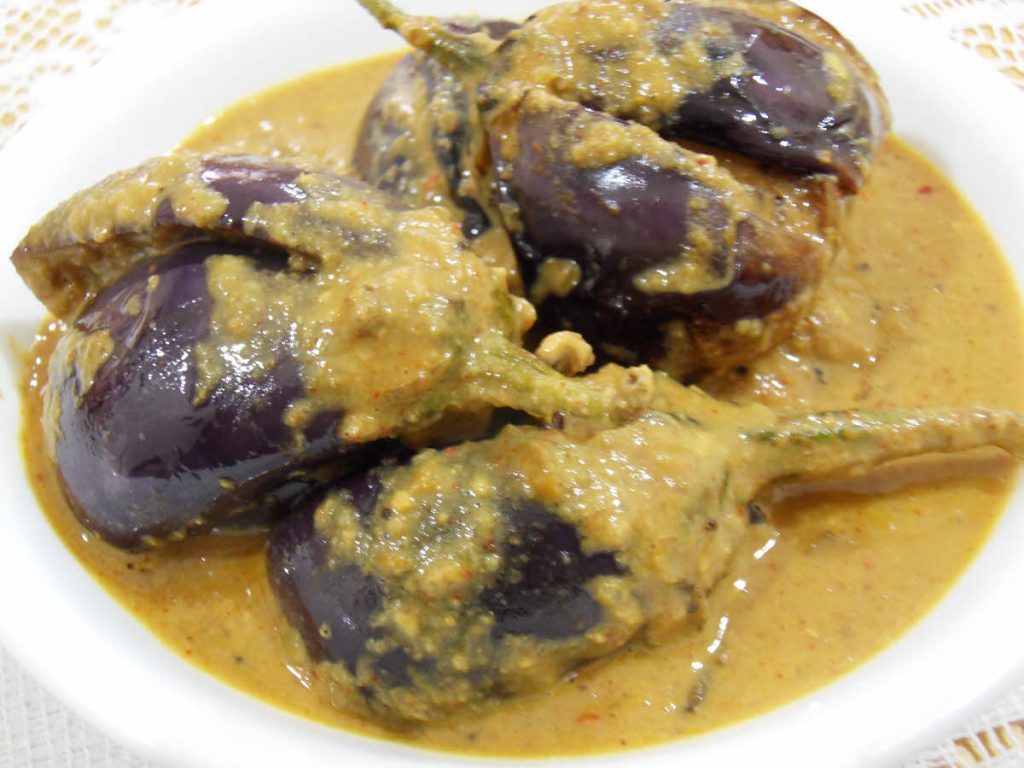 Baghare Baingan - EZPZ Cooking